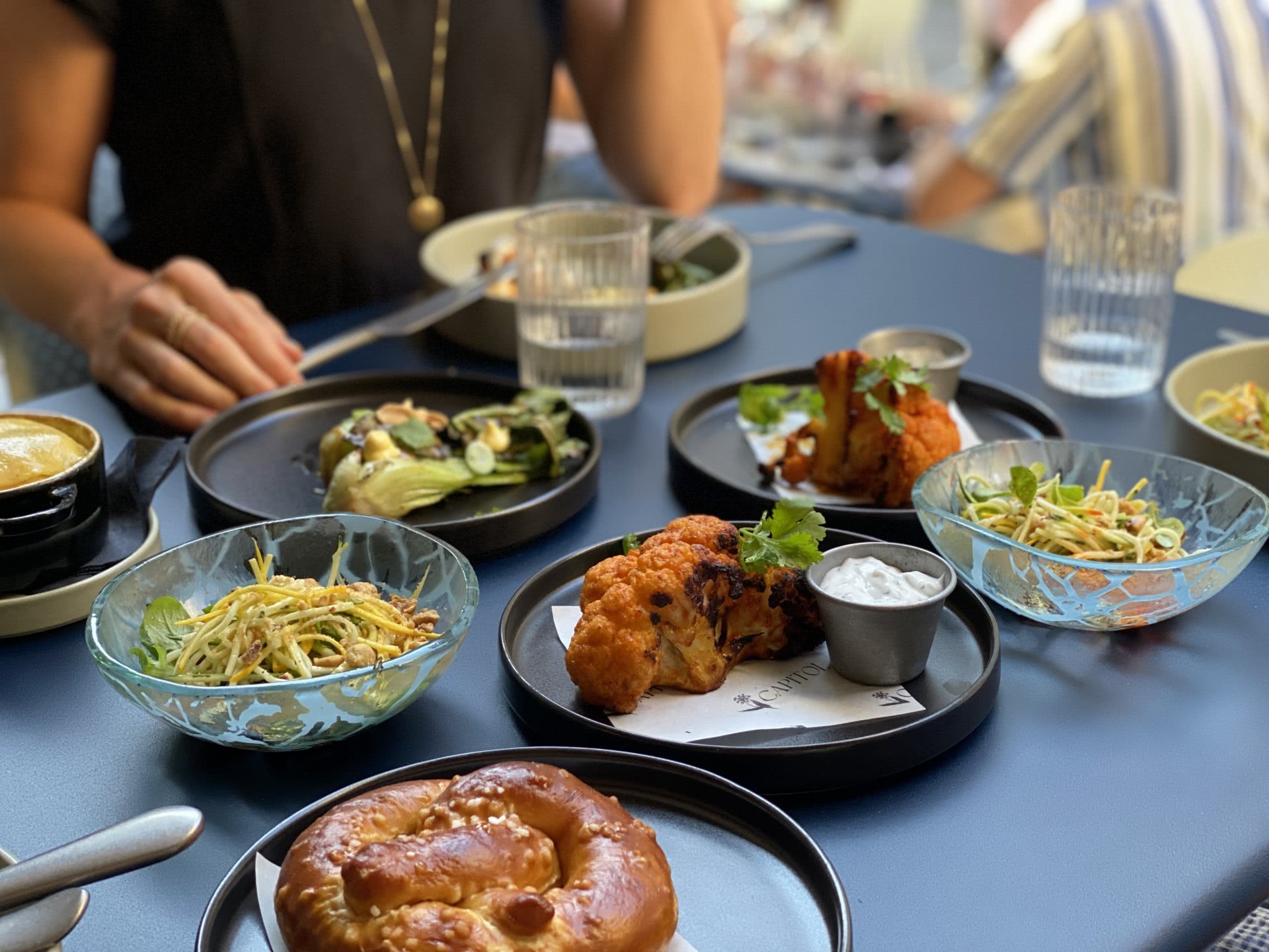 Restaurants für ein gemütliches Abendessen in Bern - Bärner Meitschi