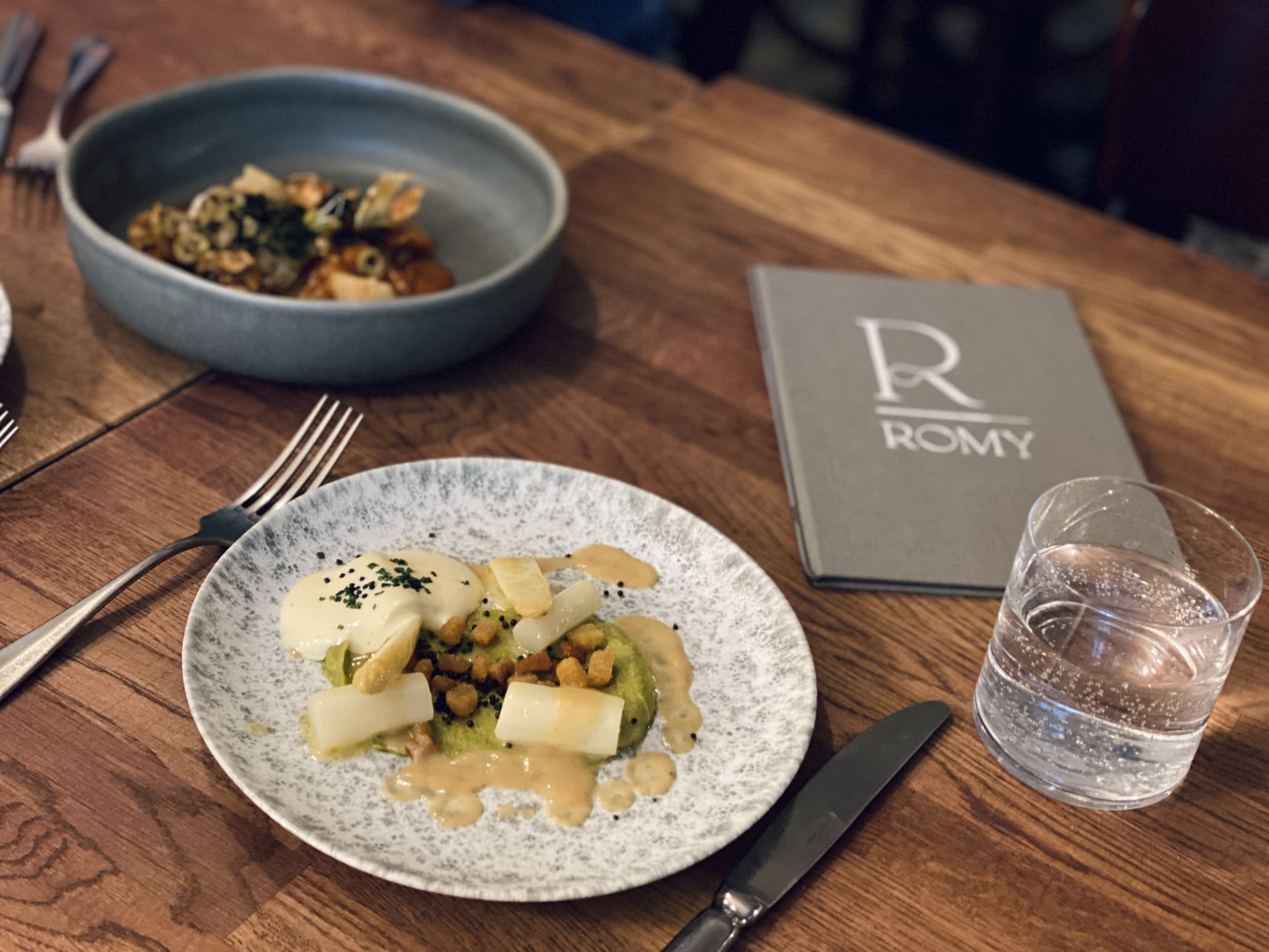 Restaurants für ein gemütliches Abendessen in Bern - Bärner Meitschi