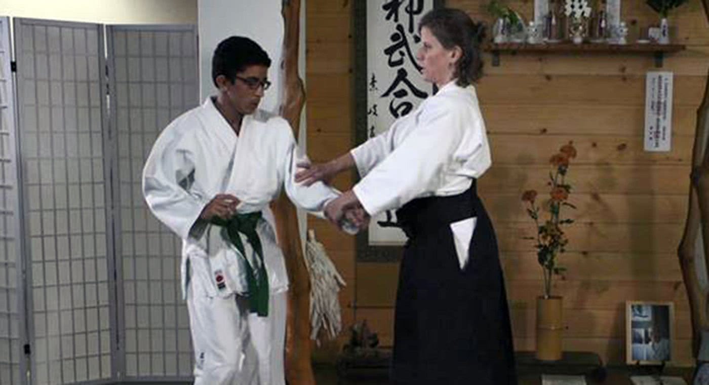 Aïkido: Technique Tsuki-Ikkyo (sens de la position) » mobilesport.ch