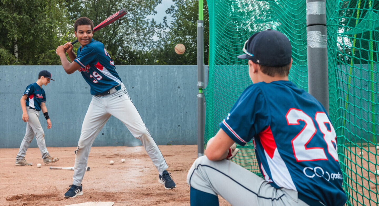 Baseball – Erscheinungsformen: Offensive – Den Ball erfolgreich ins ...
