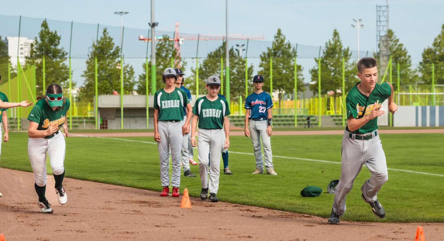 Baseball – Formes d ’entraînement: Phases de jeu offensive et défensive ...