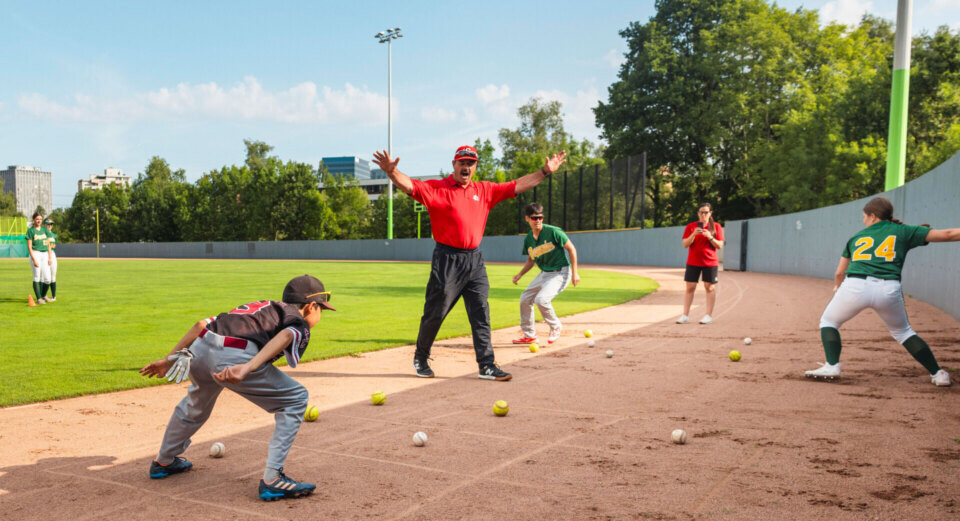 Baseball – Formes d ’entraînement: Phases de jeu offensive et défensive ...