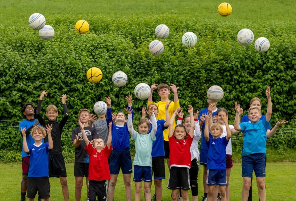 Faustball: Faustball – das dynamische Rückschlagspiel » mobilesport.ch