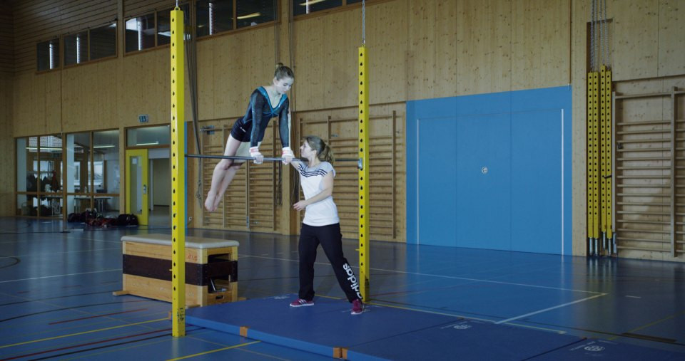 Geräteturnen – Reck: Unterschwung zum Niedersprung » mobilesport.ch