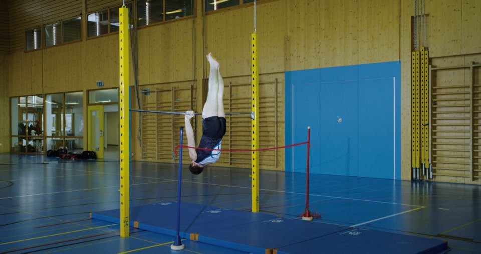 Geräteturnen – Reck: Unterschwung zum Niedersprung » mobilesport.ch