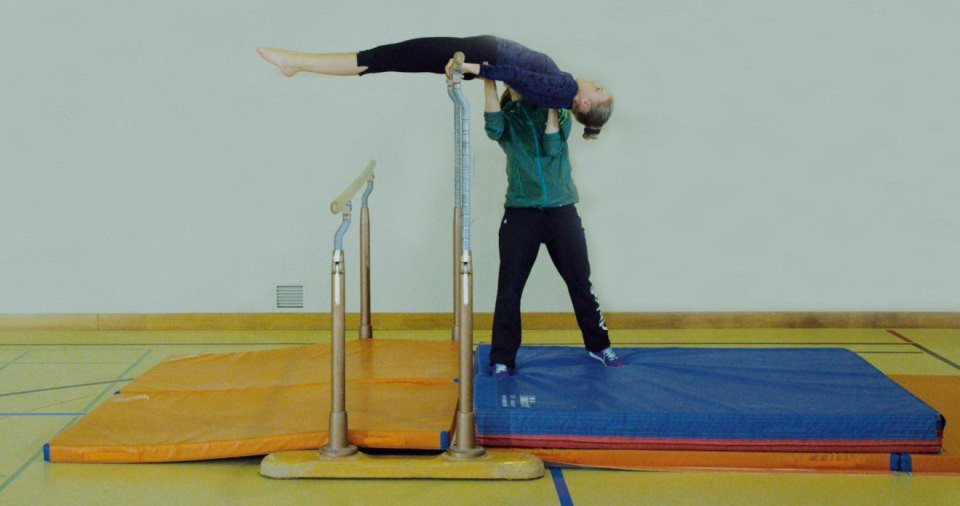 Gymnastique aux agrès – Barres asymétriques scolaires: De l'appui ...