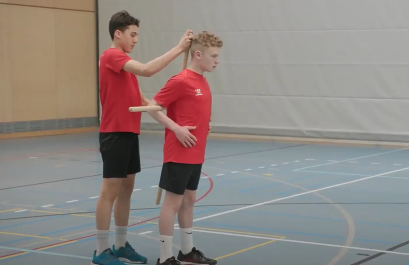 Power to Win – Promuovere l’atletica: Good Practice – Forza: Squat con ...
