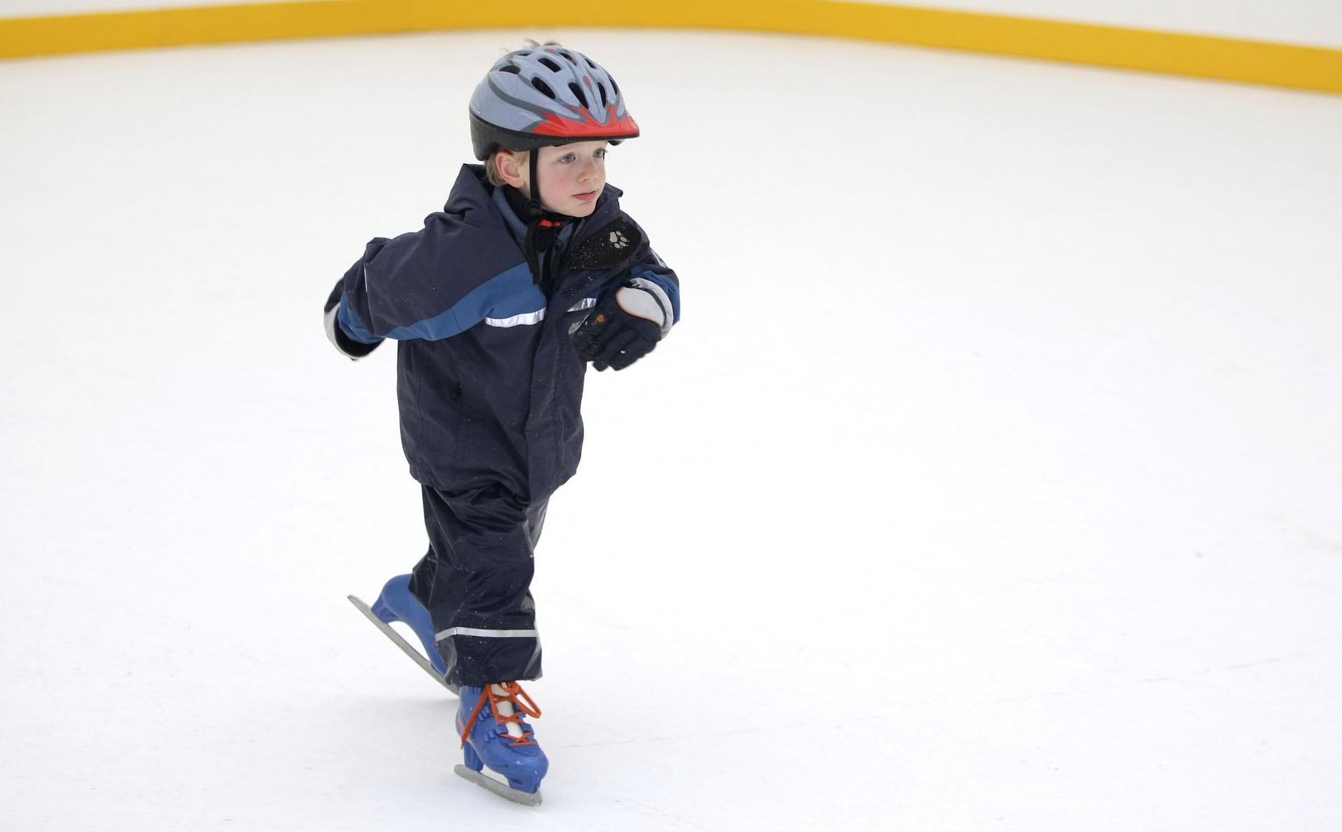 Pour les enfants – Patinage: Leçon 1 «Glisser» » mobilesport.ch