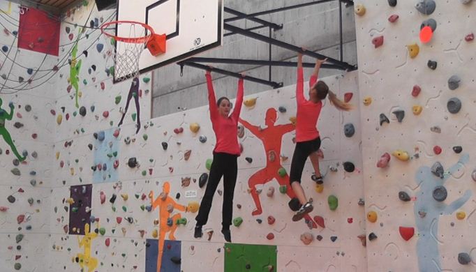 Escalade à l'école – Bloc: Aux agrès: Panier de basketball » mobilesport.ch