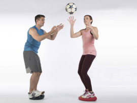 Allenamento con attrezzi II – Superfici instabili: Esercizio in coppia » mobilesport.ch