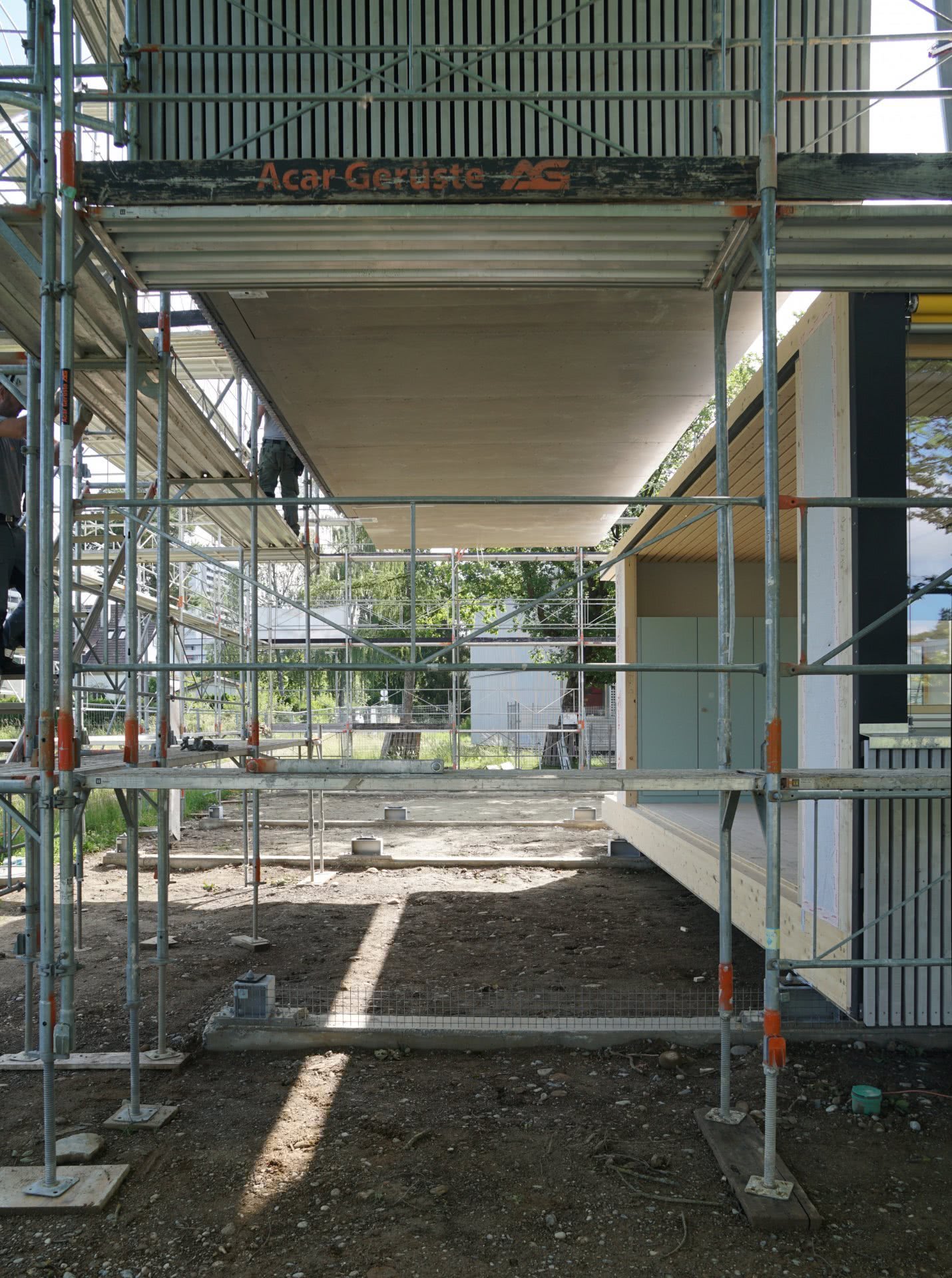 Auch der zweite Pavillon steht und der dritte folgt sogleich...