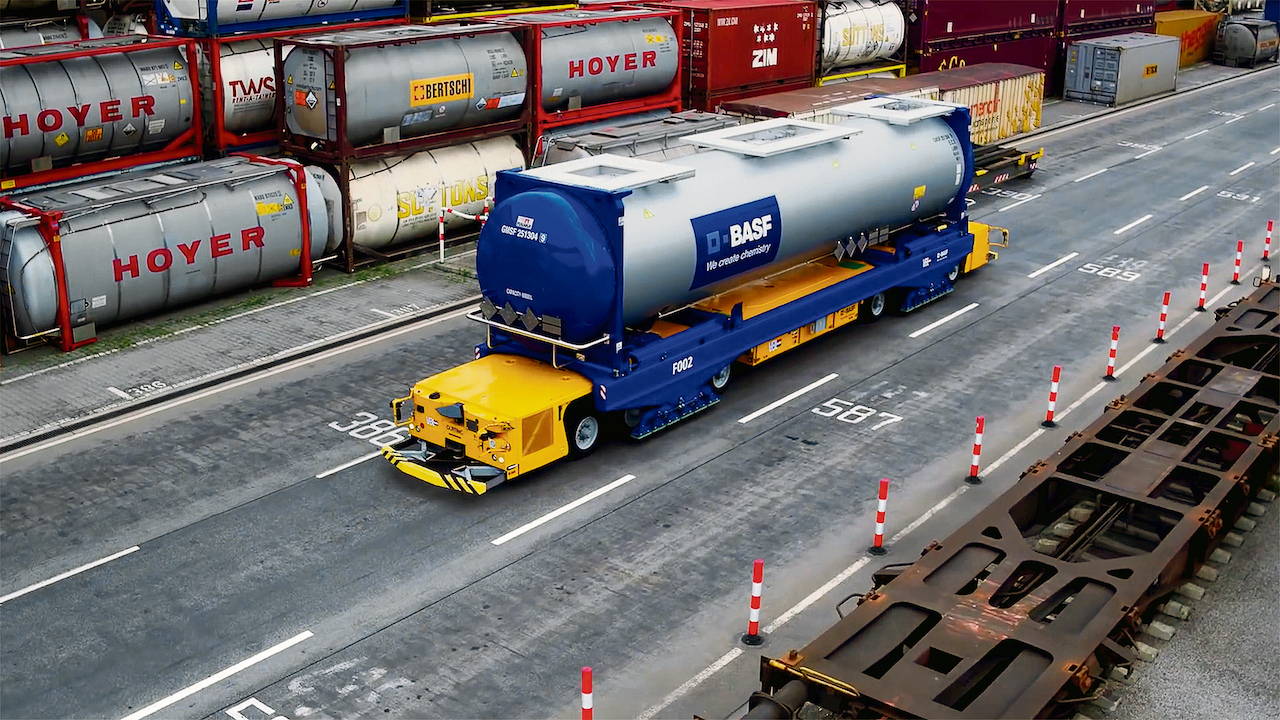 BASF-City: Autonome Untersätze chauffieren Container » workzeitung.ch